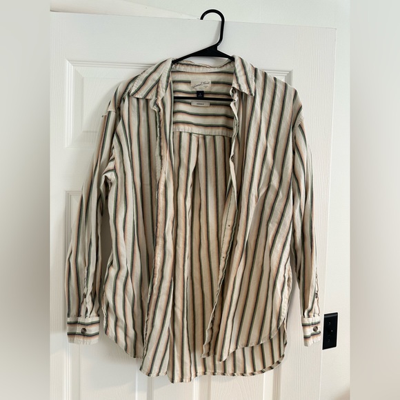 Universal Thread | Tops | Universal Threads Oversized Button Up | Poshmark